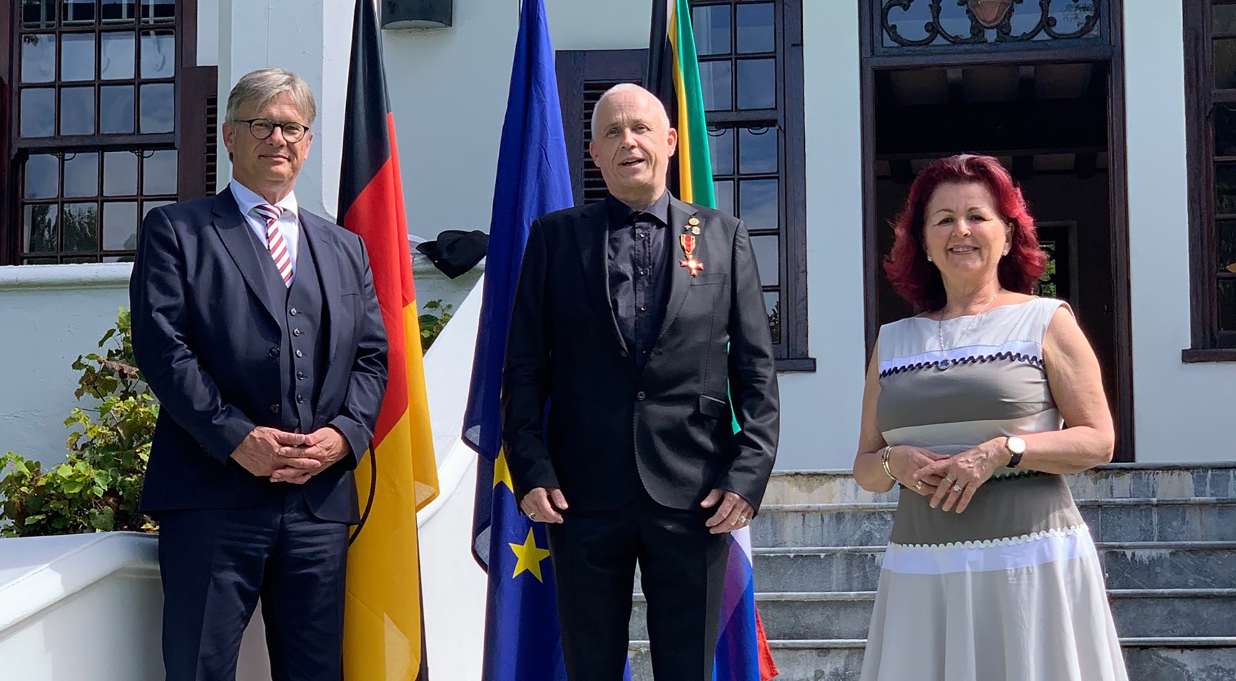 Bundesverdienstkreuz für Stefan Hippler, Gründer und Leiter von HOPE Cape Town - Top Magazin Dresden