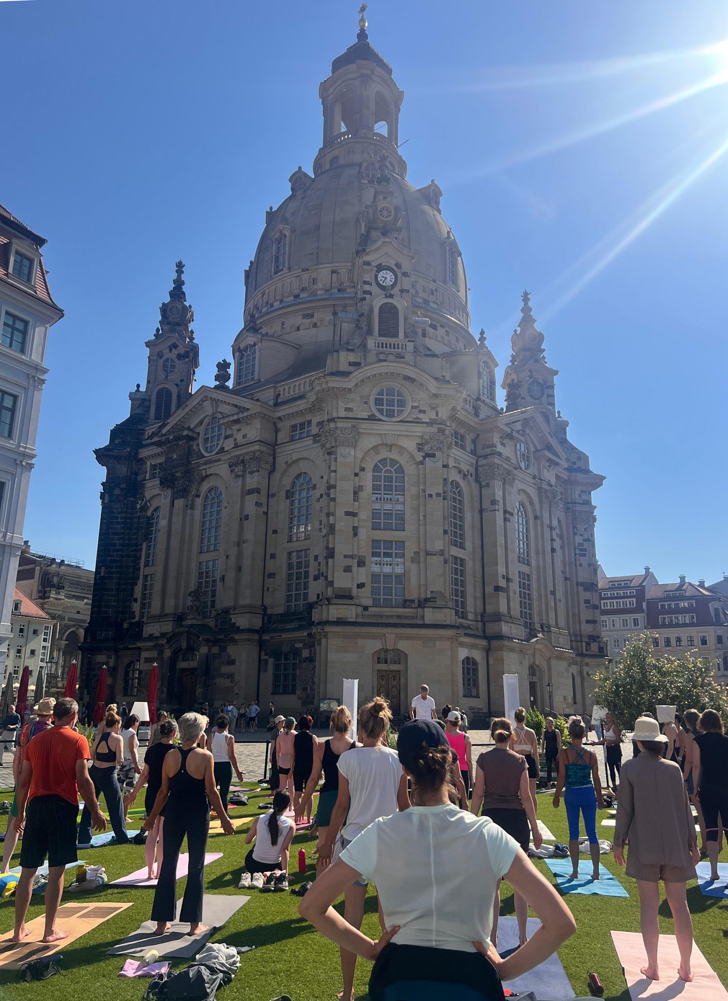 2026-06-21-yoga-@-michelle-reimann - Top Magazin Dresden